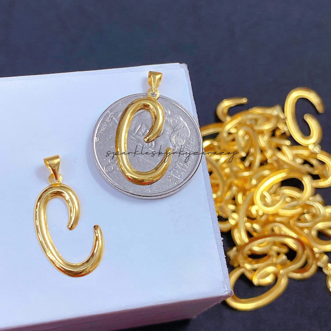 Letter C Pendant 18k Saudi Gold – Sparkles PH
