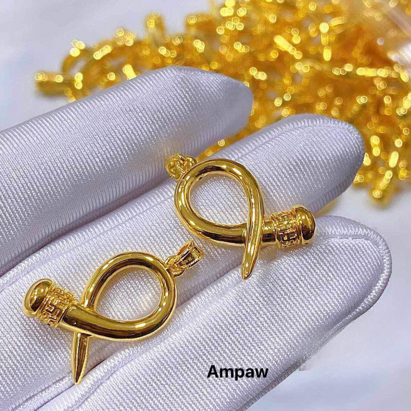 Twisted Nail Pendant Ampaw 18k Saudi Gold – Sparkles PH Twisted Nail Pendant Ampaw 18k Saudi Gold – Sparkles PH